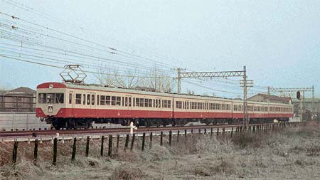 E655系とE001形が磐越西線で並ぶ｜鉄道ニュース｜2018年4月18日掲載｜鉄道ファン・railf.jp