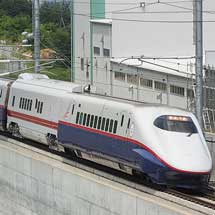 E2系1000番台がE926形「East i」を救援｜鉄道ニュース｜2010年4月21日掲載｜鉄道ファン・railf.jp