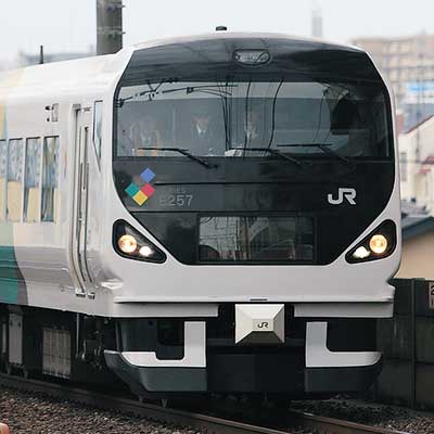 E257系M104編成，特別車両E655-1を連結して試運転｜鉄道ニュース｜2008年12月6日掲載｜鉄道ファン・railf.jp