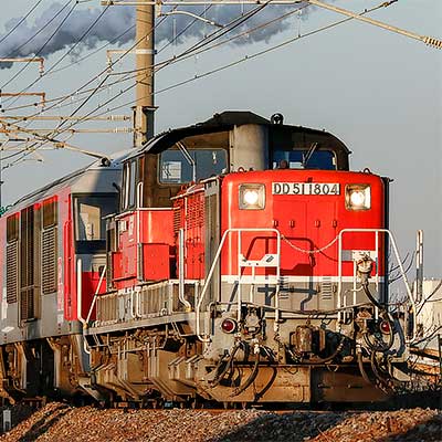 8075列車の前機に，DD51 1804が充当される｜鉄道ニュース｜2019年4月3日掲載｜鉄道ファン・railf.jp