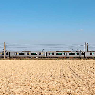 817系VG1514編成＋VT107編成が走る｜鉄道ニュース｜2022年11月5日掲載｜鉄道ファン・railf.jp