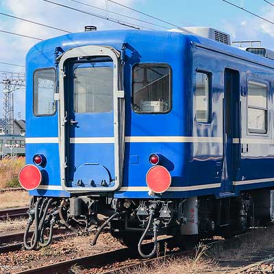 オヤ12 1が新津へ｜鉄道ニュース｜2022年11月9日掲載｜鉄道ファン・railf.jp