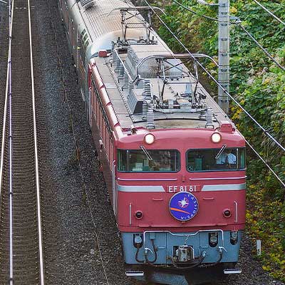 「カシオペア紀行」をEF81 81がけん引｜鉄道ニュース｜2022年11月13日掲載｜鉄道ファン・railf.jp