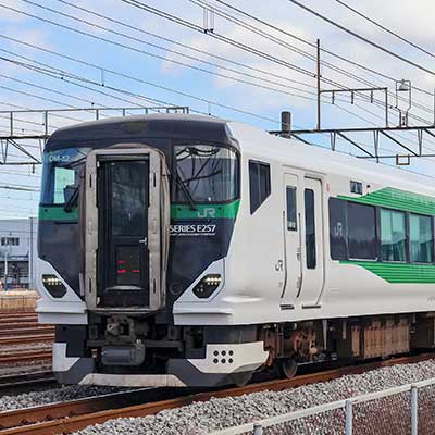臨時特急“はちおうじ草津”，E257系5500番代で運転｜鉄道ニュース｜2023年1月30日掲載｜鉄道ファン・railf.jp