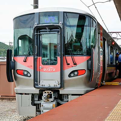 227系500番台「Urara」の車両展示会開催｜鉄道ニュース｜2023年6月24日掲載｜鉄道ファン・railf.jp