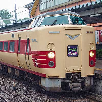 国鉄特急色4両編成による“やくも”運転｜鉄道ニュース｜2023年6月27日掲載｜鉄道ファン・railf.jp