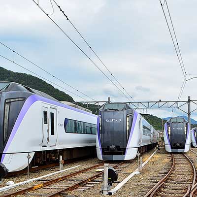 「E353系（富士回遊）4本並び撮影会！in河口湖」開催｜鉄道ニュース｜2023年7月16日掲載｜鉄道ファン・railf.jp