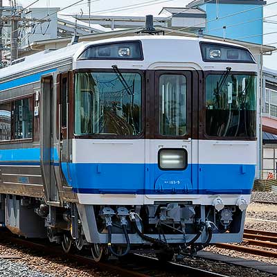 キハ185-9（剣山色）が高松に回送される｜鉄道ニュース｜2023年10月5日掲載｜鉄道ファン・railf.jp