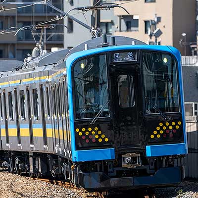 E131系1000番代T2編成が武蔵中原へ｜鉄道ニュース｜2023年10月18日掲載｜鉄道ファン・railf.jp