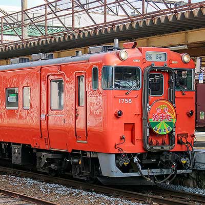キハ40 1758による団臨「ぬまた号」運転｜鉄道ニュース｜2023年11月25日掲載｜鉄道ファン・railf.jp