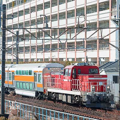 中央快速線用E233系グリーン車8両が甲種輸送される｜鉄道ニュース｜2024年1月31日掲載｜鉄道ファン・railf.jp