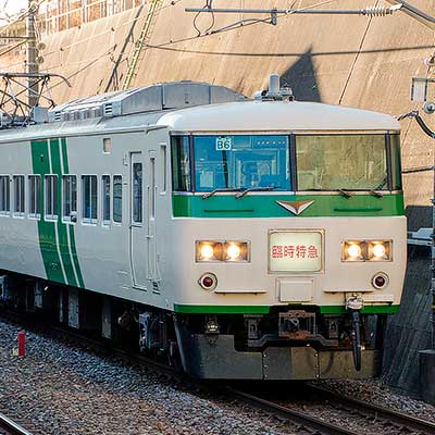 185系B6編成による臨時特急“氏家雛めぐり号”運転｜鉄道ニュース｜2024年2月4日掲載｜鉄道ファン・railf.jp
