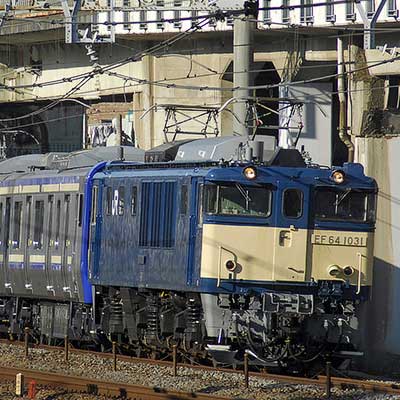 E235系1000番代F-34編成が配給輸送される｜鉄道ニュース｜2024年3月15日掲載｜鉄道ファン・railf.jp