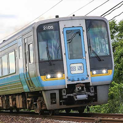 2000系3両，松山運転所へ返却回送が行なわれる｜鉄道ニュース｜2024年5月9日掲載｜鉄道ファン・railf.jp