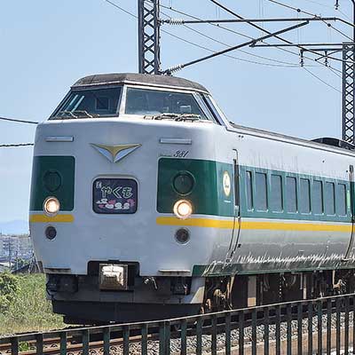 特急“やくも”，「緑やくも」と「ゆったりやくも」の混色で運転｜鉄道ニュース｜2024年5月8日掲載｜鉄道ファン・railf.jp