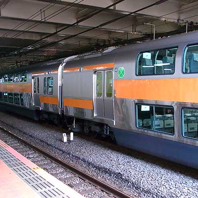中央快速線用2階建てグリーン車が立川駅でお披露目される｜鉄道ニュース｜2024年8月19日掲載｜鉄道ファン・railf.jp