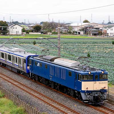 E235系1000番代F-44編成が配給輸送される｜鉄道ニュース｜2024年10月25日掲載｜鉄道ファン・railf.jp