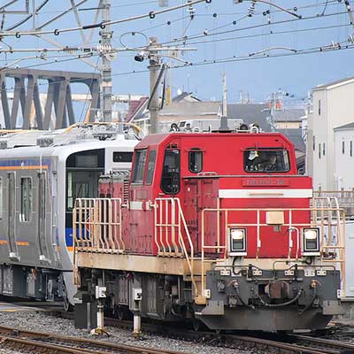 南海8300系4両が甲種輸送される｜鉄道ニュース｜2024年11月13日掲載｜鉄道ファン・railf.jp