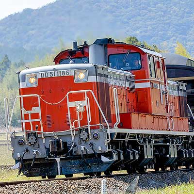 DD51 1186が35系客車をけん引｜鉄道ニュース｜2025年4月14日掲載｜鉄道ファン・railf.jp